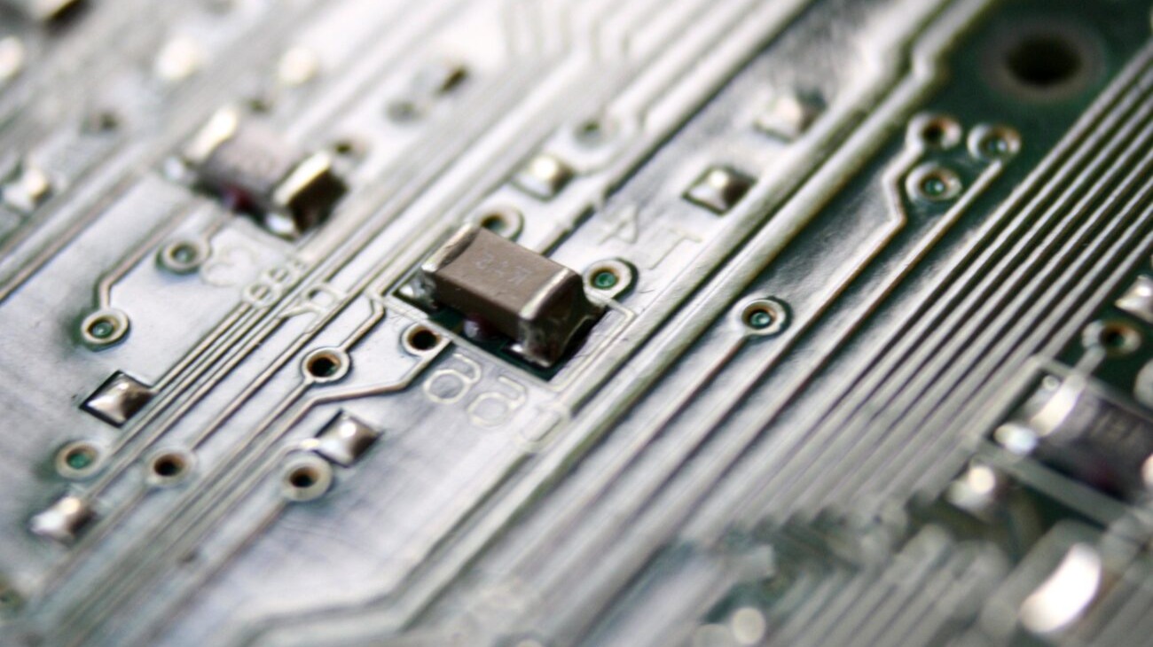 Cardano's Researching a Microchip That Enables Crypto Without Internet ...