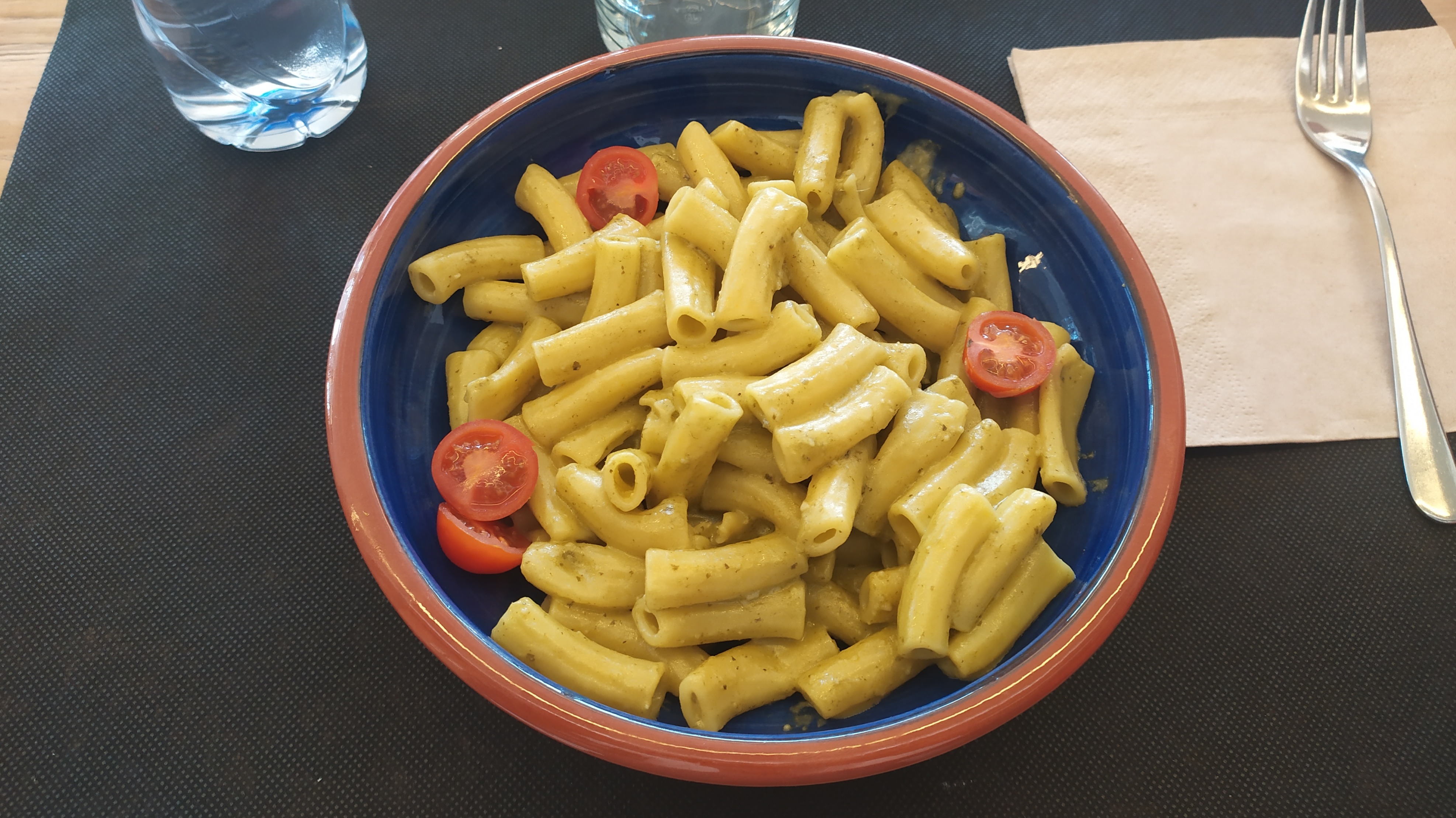 🍝 Macarroni with pesto! And a really good environment!
