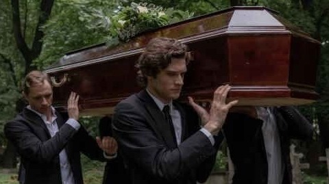 Se hace pesado el difunto cuando siente que lo cargan / The deceased ...