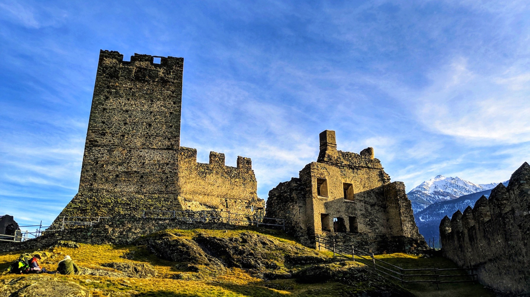 Cly Castle: Beauty and Creepy