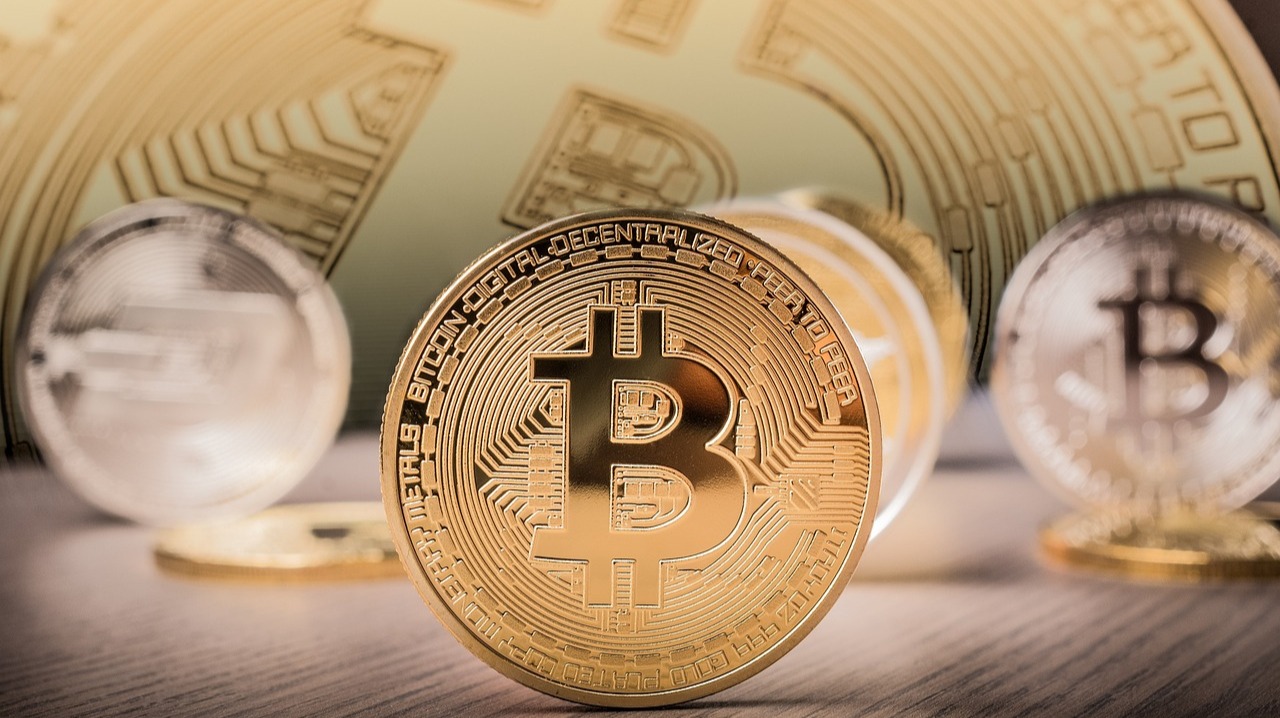 Bitcoin vs. Gold: Understanding the Evolution of Value Storage