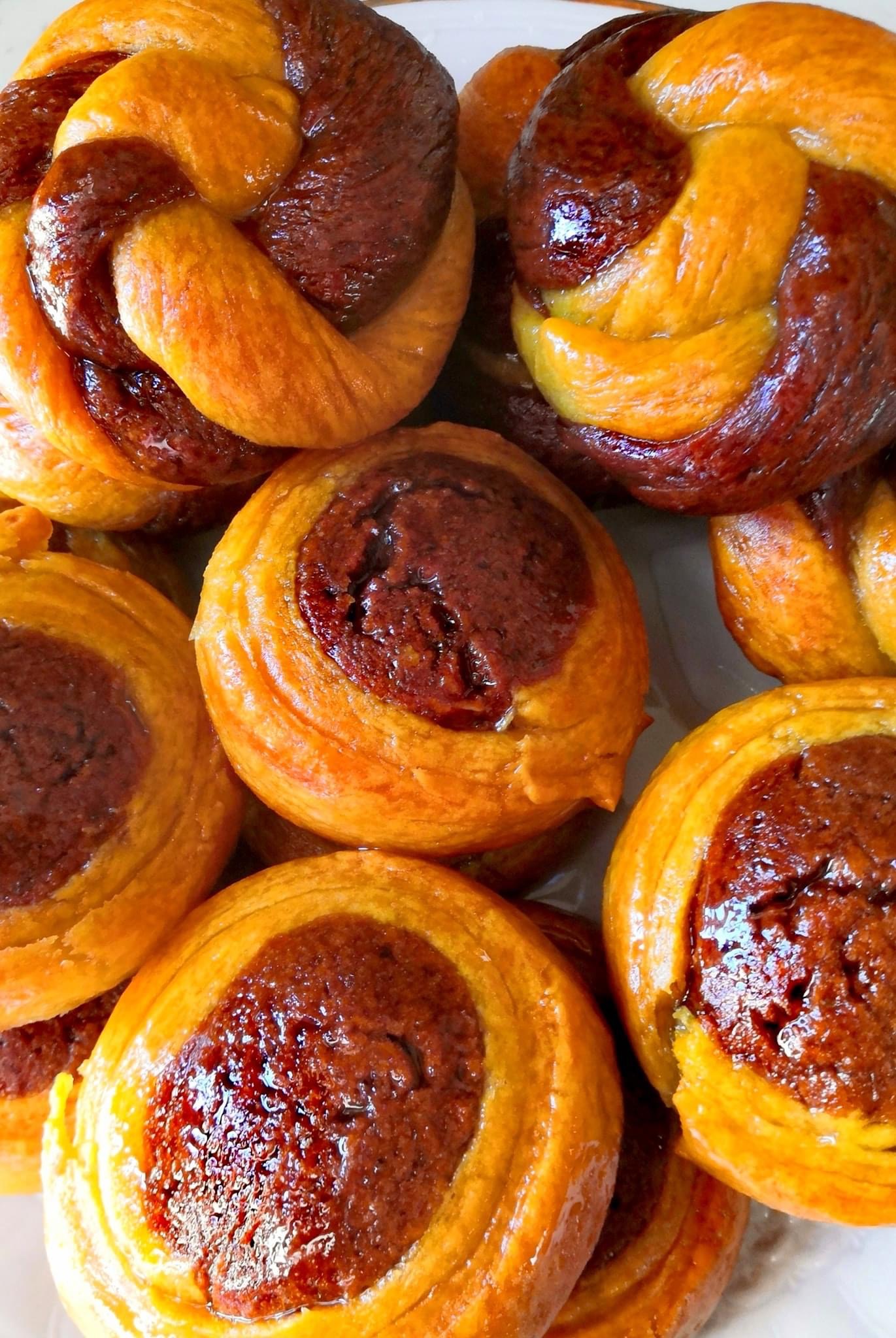 Foodbook #777 cocoa and cinnamon syrupy dough swirls – Roxakia